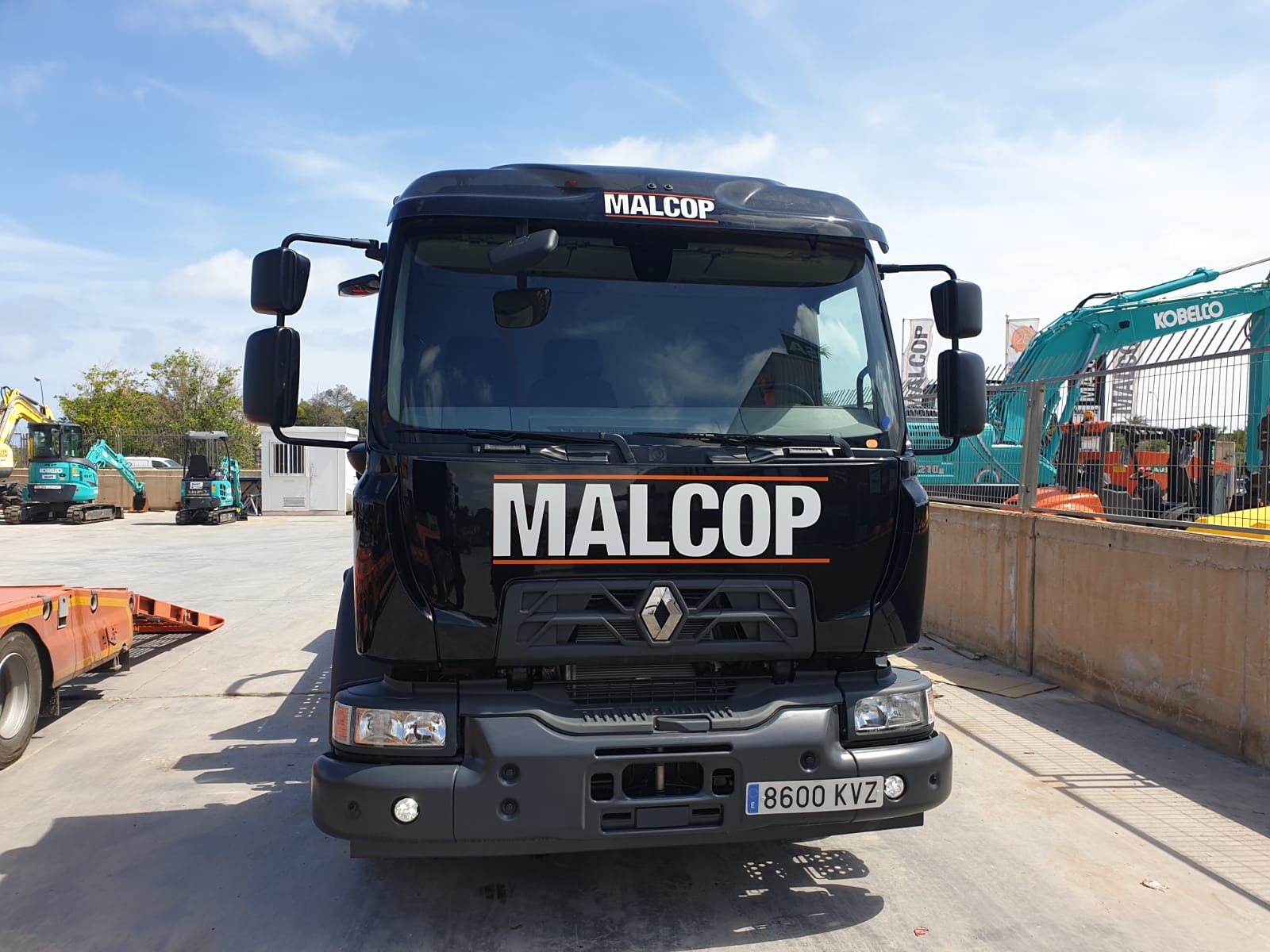 Nuevo camión Malcop – Malcop, alquiler y venta de maquinaria